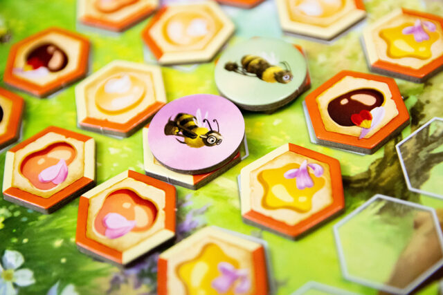 Honey Buzz Review - Board Game Quest